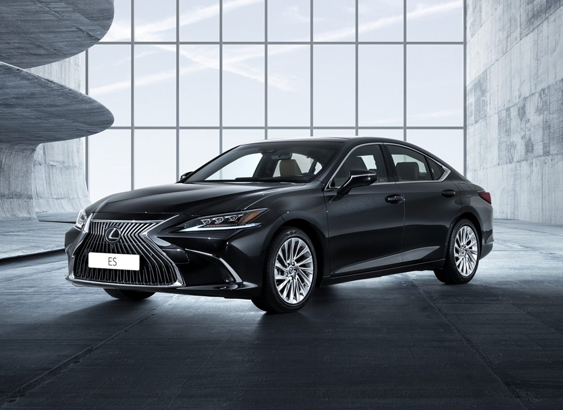 Lexus ES 300 | Luxury Sedan Experience by Paramount Limo
